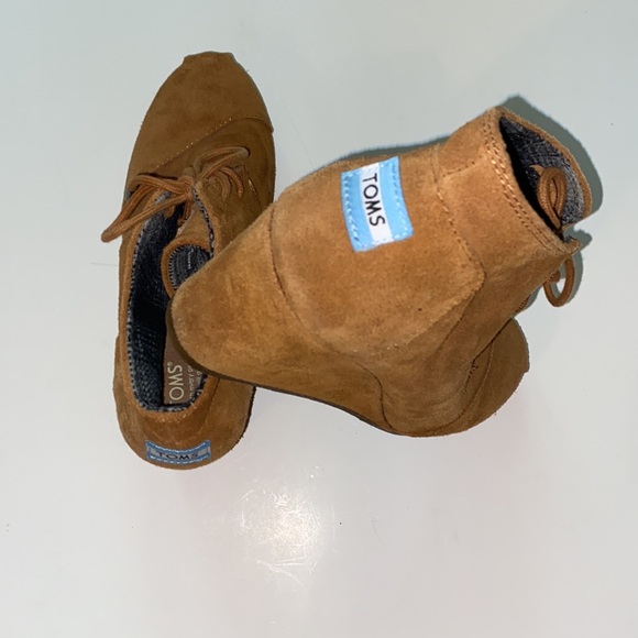Toms | Shoes | Toms Womens Rust Colored Wedge Suede Shoe Size 9w | Poshmark